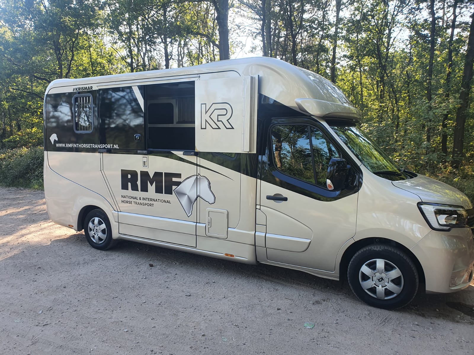 RMF – National and international horse transport